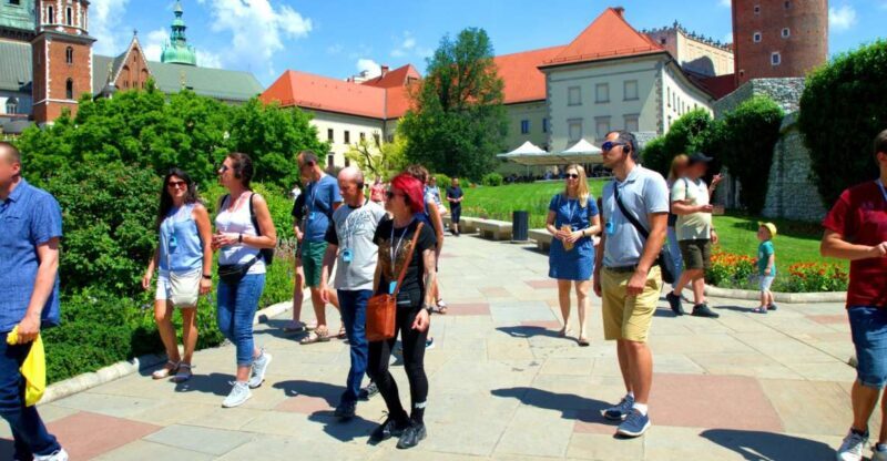 Krakow: Wawel Castle Guided Tour with Entry Tickets - Key Points
