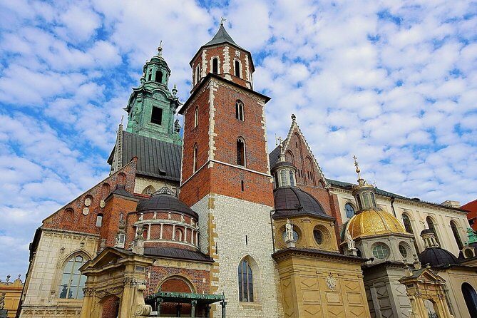 Krakow: Wawel Castle Guided Tour with Skip-The-Line Entry - The Ultimate Guide to the Wawel Castle Guided Tour in Krakow