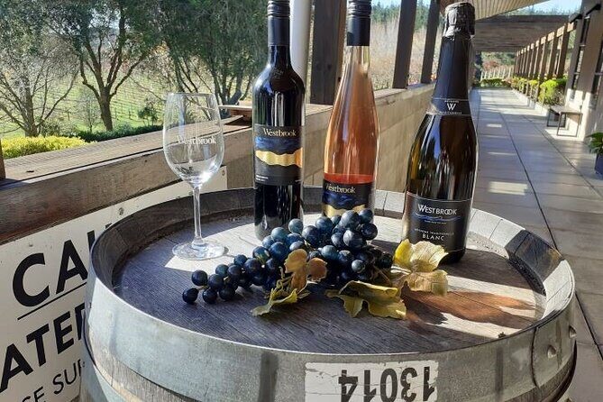 Kumeu Winery Boutique Tour with Gourmet Lunch from Auckland - Key Points