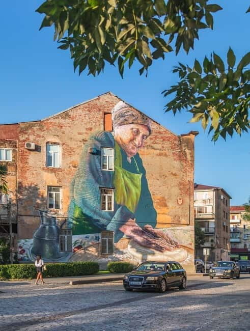 Kutaisi: Historic Walking Tour with Guide, 3 Hours - Exploring Kutaisi: What to Expect from the Tour