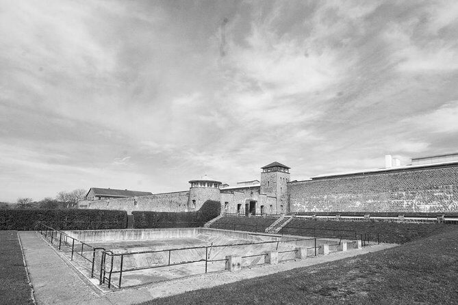 KZ Mauthausen Private Trip from Linz - Key Points