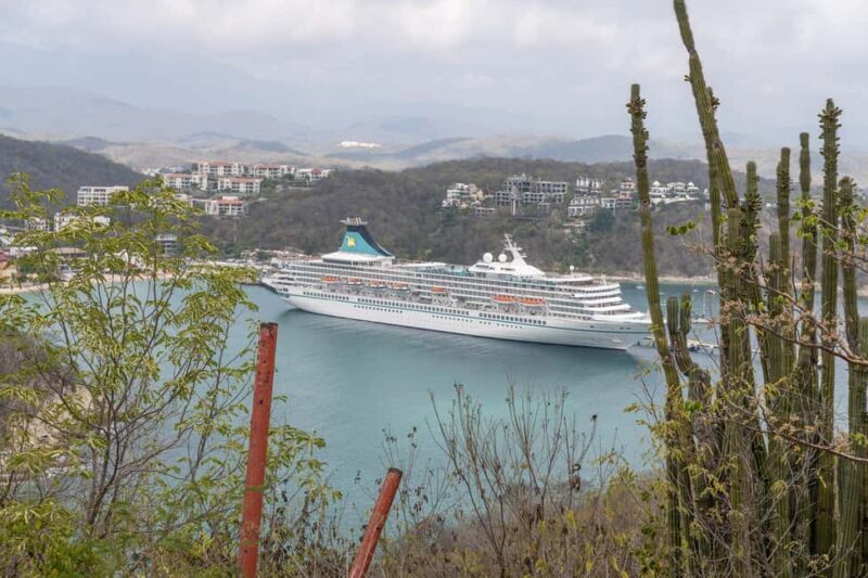 La Crucecita: Hiking and Snorkling/ Drinks and Fruits - What Makes This Tour Stand Out?