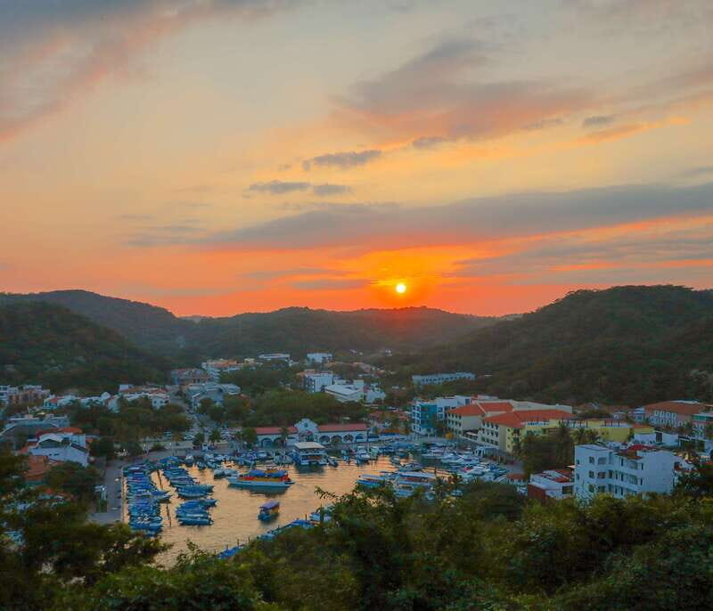 La Crucecita: Huatulco Guided City Tour and Sunset Viewing - Authenticity and Tips Based on Reviews