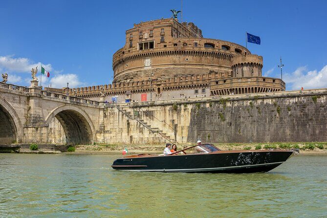 La Dolce Vita: Private Luxury Boat Ride in the Eternal City - Key Points  
