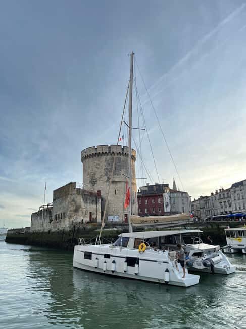 La Flotte en Ré - 2 hrs Evening Catamaran Cruise - A Scenic Voyage with a Touch of Authenticity