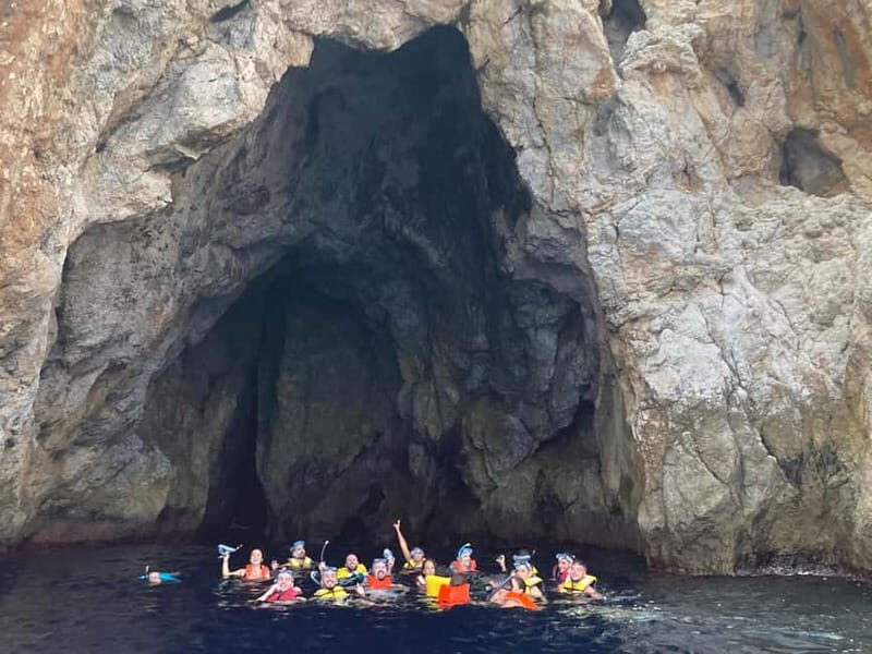 La Herradura: Kayak & Snorkel Tour Maro-Cerro Gordo Reserve - FAQ