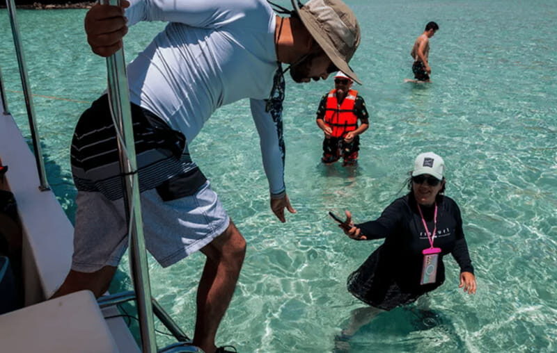 La Paz: Boat ride to Espiritu Santo island and sloop - An In-Depth Look at the Tour Experience