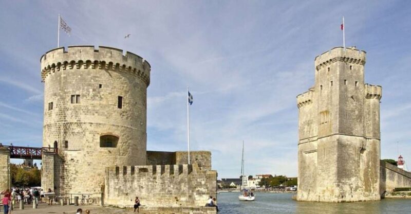 La Rochelle: Private custom tour with a local guide - Exploring La Rochelle: A Private Custom Tour with a Local Guide