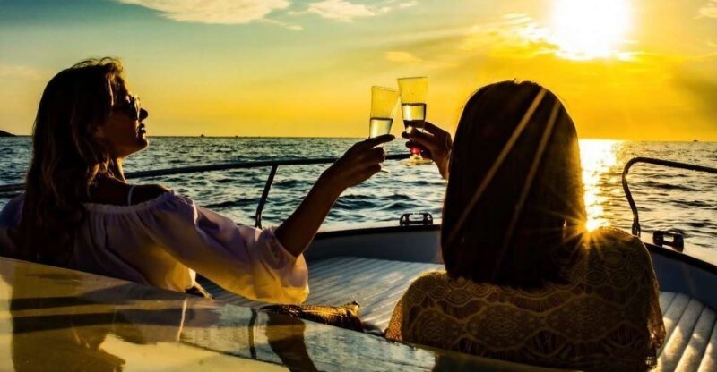 La Spezia: Sunset Boat Tour with Aperitivo and Snacks - The Spectacle of Sunset