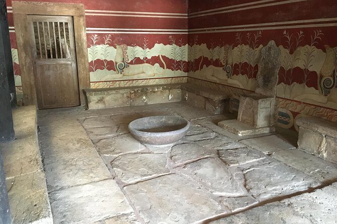 Labyrinth of Knossos Skip-the-Line Ticket with Tour Guide - A Deep Dive into the Knossos Experience