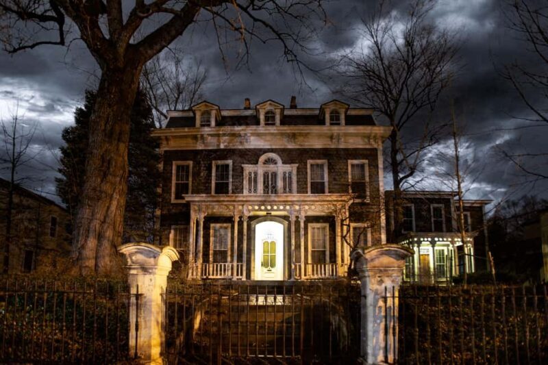 Lace, Lunacy, and Loss: Louisville Ghost Tours - Who Should Book This Tour?