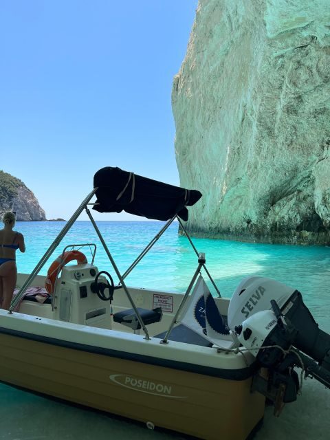 Laganas: Private boat rental with or without captain - Key Points