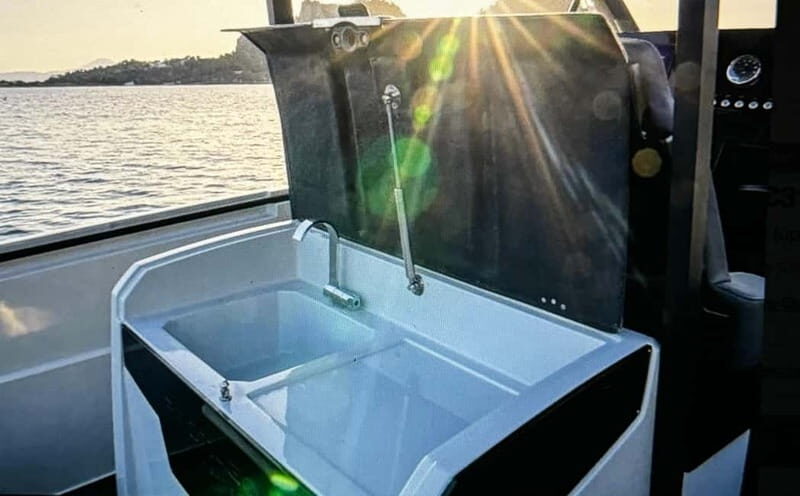 Lake Como Boat tour share- prosecco and winter cover - FAQs