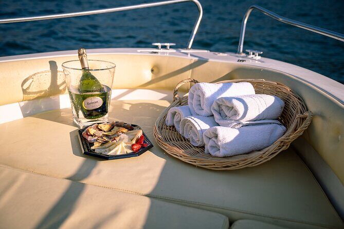 Lake Como : Rent a Boat without Driver License - The Value Proposition