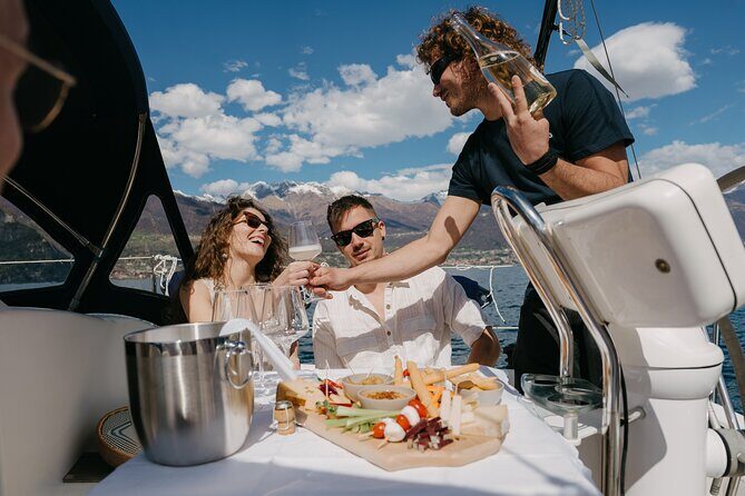 Lake Como Sailing Boat Group Tour Aperitivo & Prosecco Included - Key Points