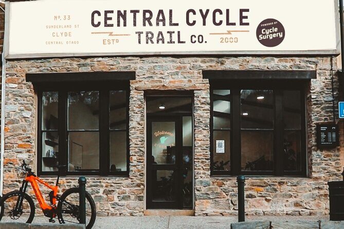 Lake Dunstan E-Bike Trail Adventure - Transport to Old Cromwell: Setting the Stage for Adventure