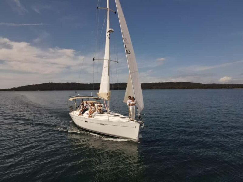 Lake Macquarie: luxury small group yacht cruise - Key Points