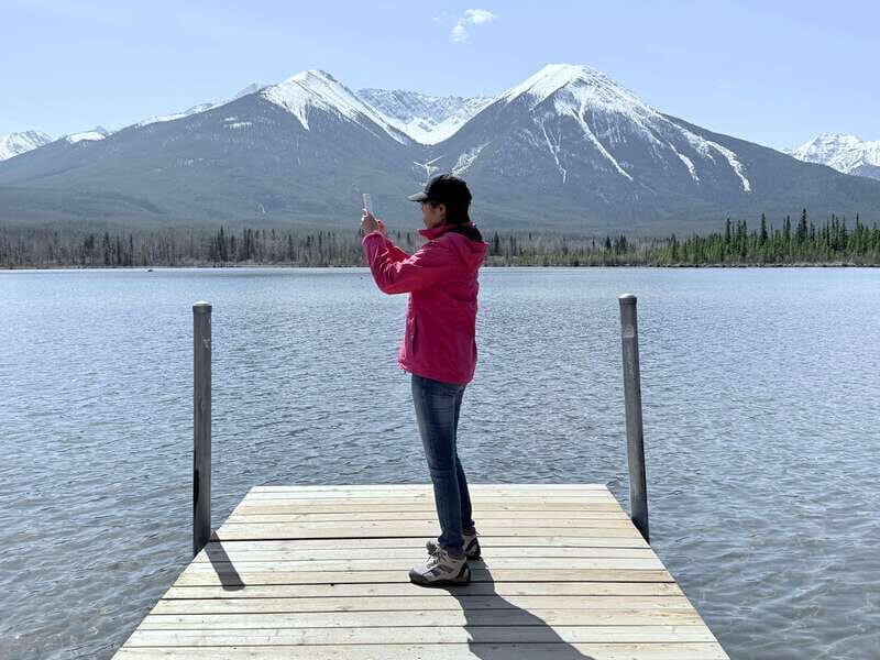 Lake Moraine Lake Louise Johnston Canyon Banff Town Day Tour - Key Points