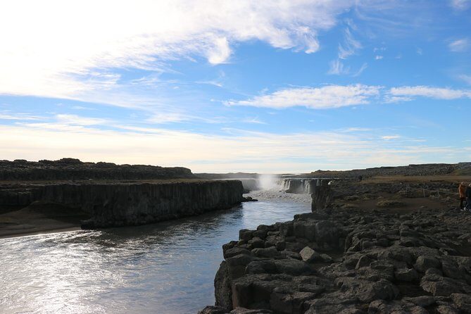 Lake Mývatn and Powerful Dettifoss Day Tour from Akureyri - Who Is This Tour Best For?