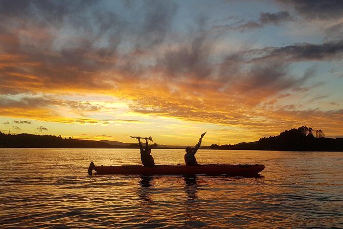 Lake Rotoiti Evening Kayak Tour including Hot Springs, Glowworm Caves and BBQ Dinner - An In-Depth Look at the Lake Rotoiti Evening Kayak Tour