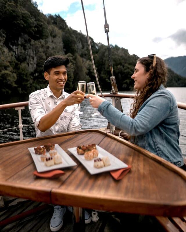 Lake Te Anau: 3-Hour Boat Cruise with Guided Walk - Key Points