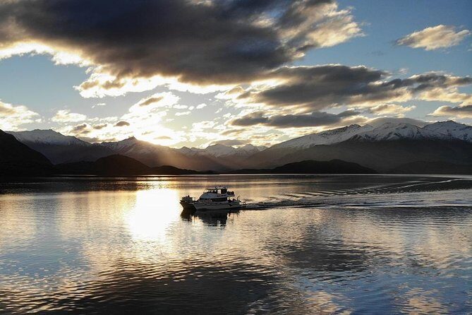 Lake Wanaka 1-Hour Cruise Including Wine and Cheese - Who Will Love This Cruise?