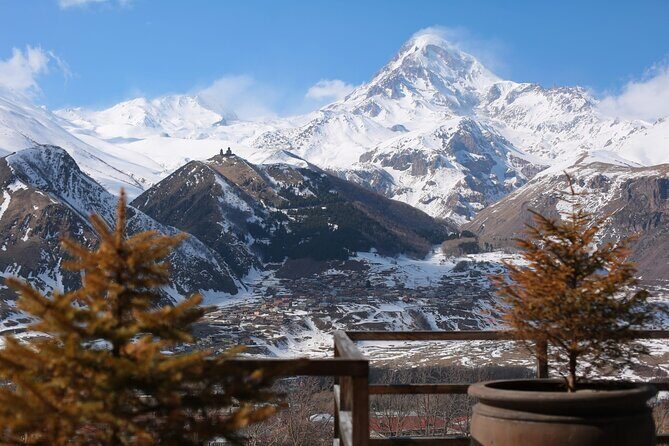 Landscapes of Ananuri Gudauri, Kazbegi and Hotel Rooms Group tour - Introduction