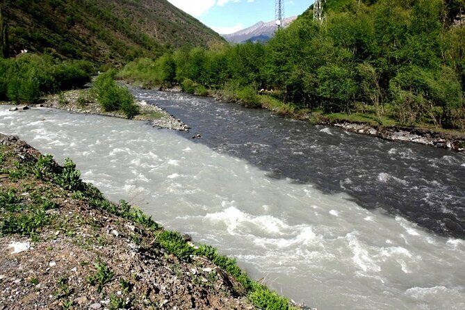 Landscapes of Ananuri Gudauri, Kazbegi and Hotel Rooms Group tour - Key Points