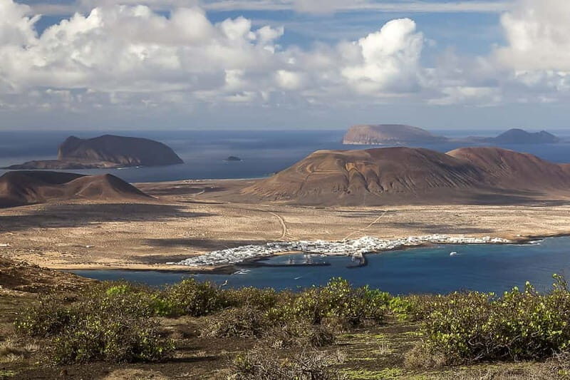 Lanzarote: Ferry to La Graciosa with Wi-Fi (free parking) - What to Expect on La Graciosa