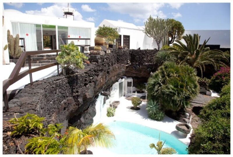 Lanzarote: Full Day Bus Tour with Scenic Views - Key Points