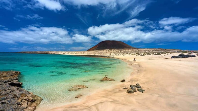 Lanzarote: La Graciosa Complete Jeep Tour with Beach Time - Who Would Love This Tour?