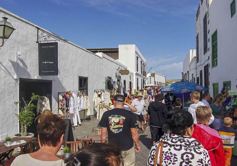 Lanzarote: Teguise Handicraft Market and La Graciosa Island - A Balanced Look at the Tour Experience