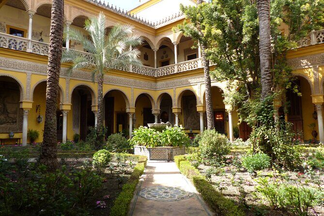 Las Dueñas Palace Guided Tour in Seville with Entrance Included - Key Points