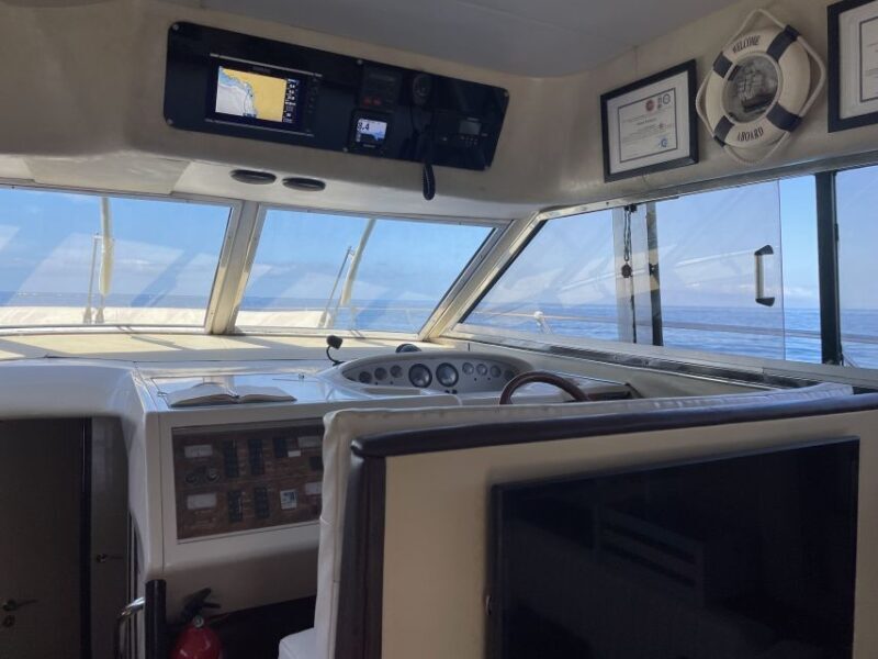 Las Galletas: Private Luxury Yacht Cruise with Lunch - Key Points