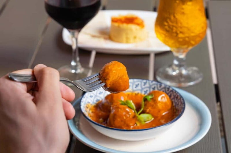 Las Palmas: Gourmet Tapas and Wine Tour in the Old Town - An Authentic Taste of Las Palmas in Your Own Time