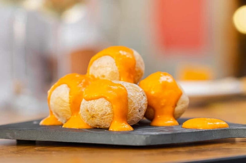 Las Palmas: Gourmet Tapas and Wine Tour in the Old Town - What About the Food & Drink?