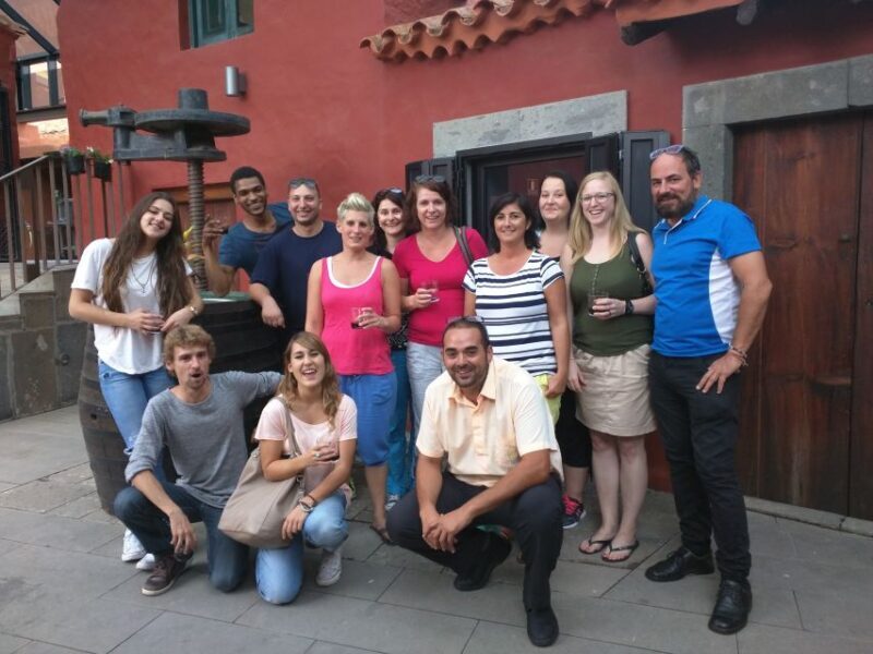 Las Palmas: Private Old City Guided Walking Tour with Tapas - The Itinerary: A Walk Through History and Flavor
