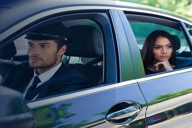 Las Vegas Airport Shuttle & Private Transfers to Hotels - The Vehicle and Comfort