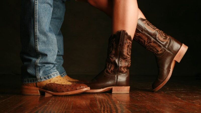 Las Vegas: Country Bar Crawl by Party Bus w/ Mixed Drinks - An In-Depth Look at the Experience