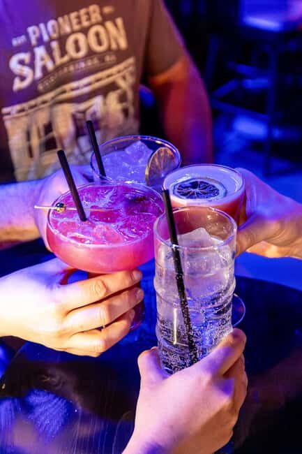 Las Vegas: Fremont Cocktail Crawl & Guided Walking Tour - Who Should Consider This Tour?