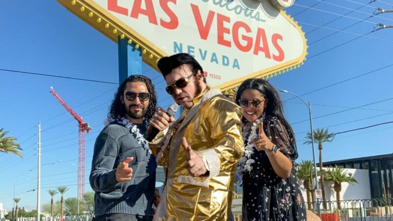Las Vegas: Gold Elvis Vow Renewal or Wedding at Welcome Sign - Detailed Breakdown of the Experience