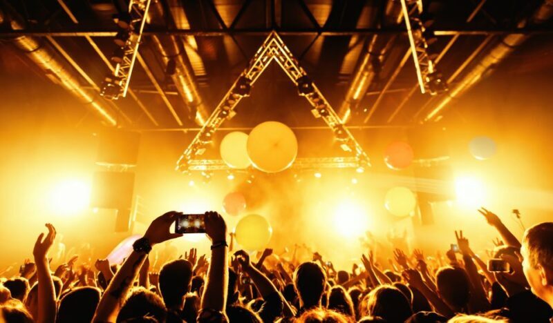 Las Vegas: Party Bus Nightclub Crawl - Key Points