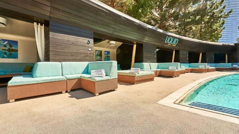 Las Vegas : Pool Crawl w/ Party Bus, Open Bar & VIP Entry - The Authentic Experience: What Travelers Say