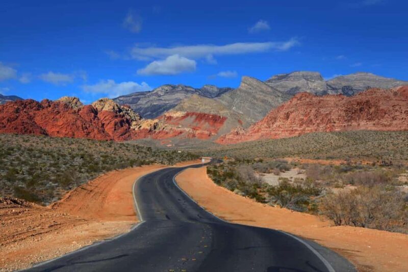 Las Vegas: Red Rock Canyon & 7 Magic Mountains Tour - An in-depth look at the tour experience