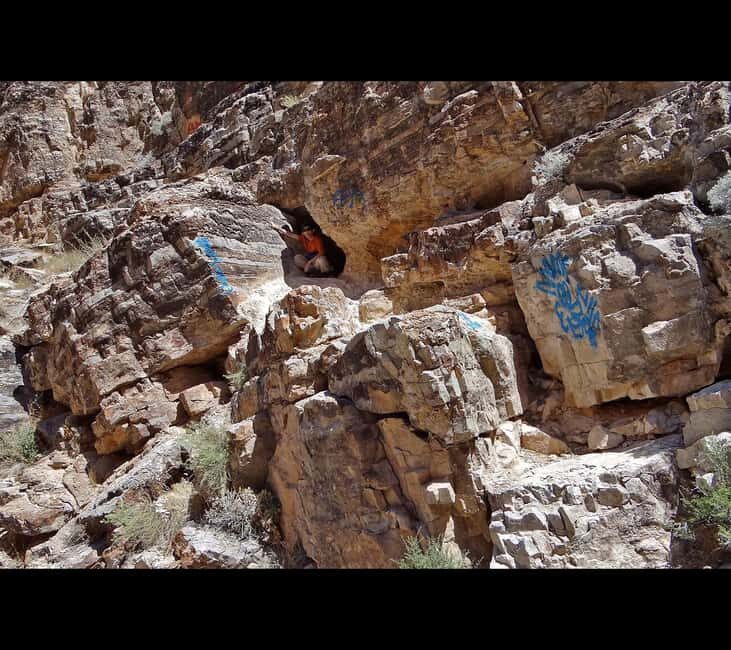 Las Vegas Red Rock Canyon Hiking Adventure & Secret Cave - Key Points