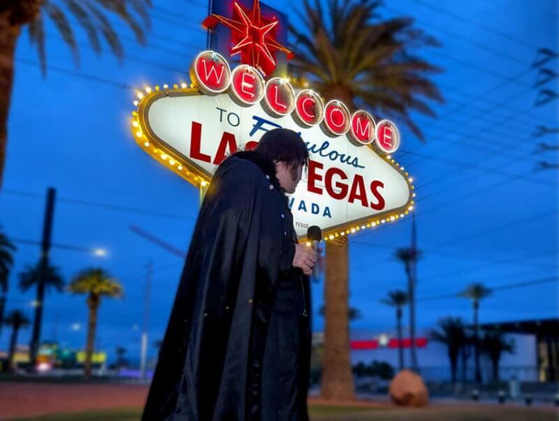 Las Vegas: Traditional or Theme Vegas Sign Wedding/Renewal - Why It Works