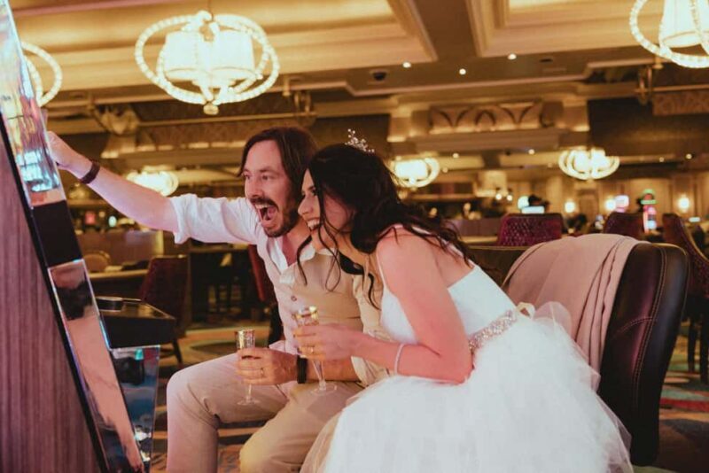 Las Vegas: Wedding Chapel Photography Session - Key Points