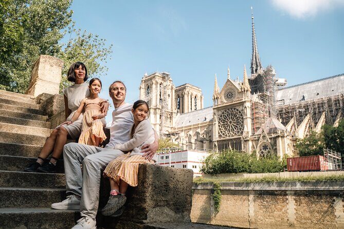 Latin Quarter Highlights Walking Tour with Notre Dame Entry - Key Points