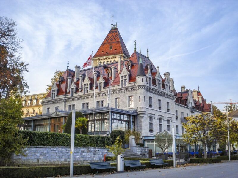 Lausanne: Express Walk with a Local in 60 minutes - Why Choose the Lausanne Express Walk?