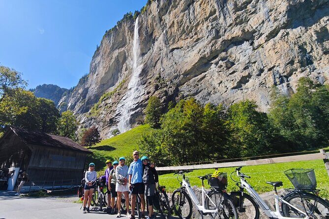 Lauterbrunnen Valley Waterfalls E-bike Tour with Swiss Picnic - Exploring the Lauterbrunnen Valley Waterfalls E-bike Tour with Swiss Picnic
